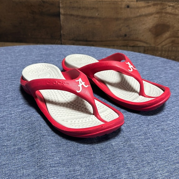 CROCS | Shoes | Crocs Unisex University Of Alabama Flip Flops Size M 5 ...